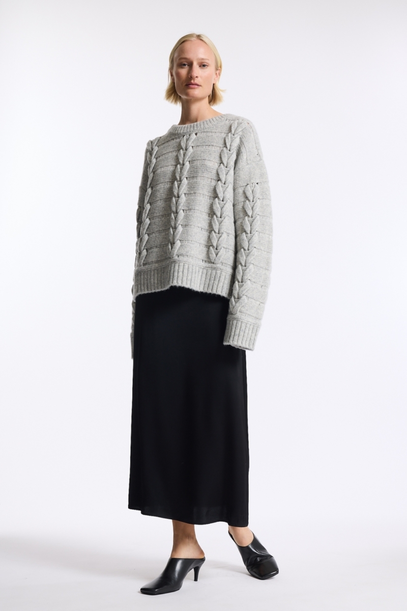 ROBEE SWEATER - One and Other